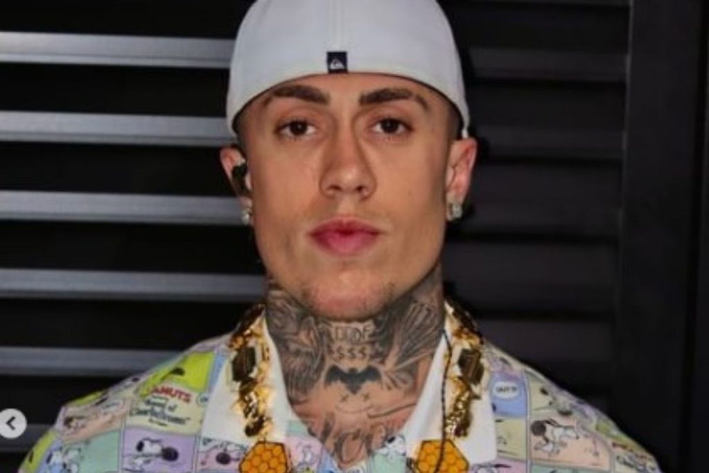 Mc Daniel festeja duas músicas no ‘top 50’; confira